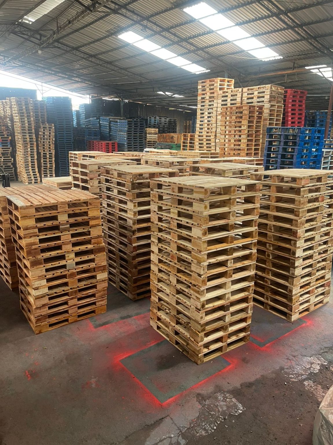 kayu pallet - PT Indonesia Pallet System